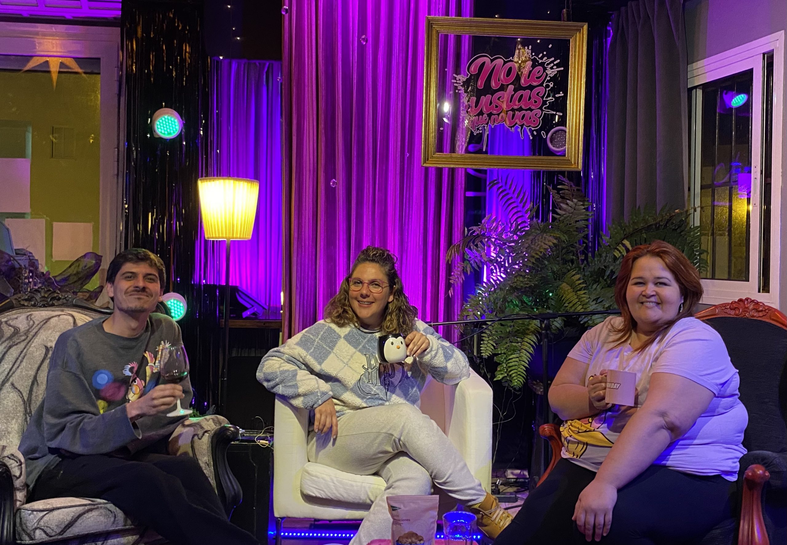 ‘No te vistas que no vas’, un pódcast de humor de mujeres canarias ...